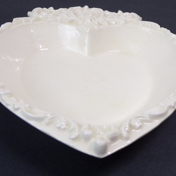 Accents | Heart Shaped Ceramic Dish Victorian Detail Hg1864 | Poshmark
